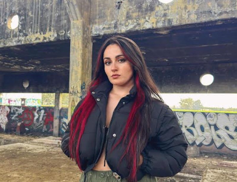 Caluu C. alcanza más de 100 mil reproducciones con su nuevo tema «Peón ...