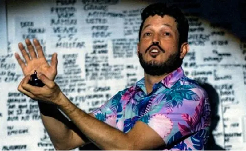 Ron Chávez trae a Venezuela su Stand Up Comedy "Bicho Raro" - Socialite360