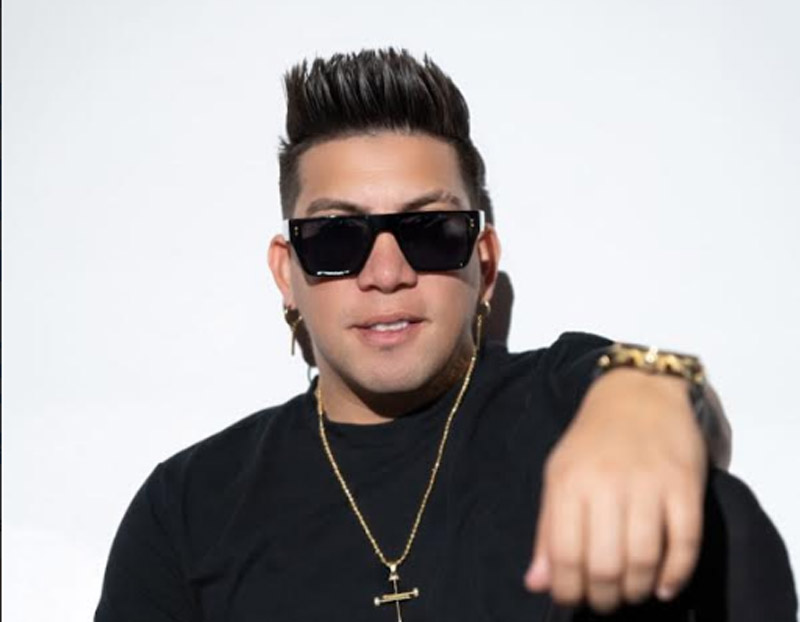 Pawee marca su espectacular estilo musical con “Tomó” - Socialite360