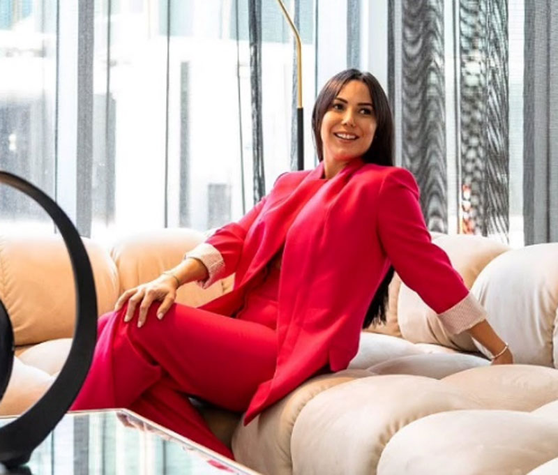 Valentina Martínez prepara libro para empoderar a mujeres - Socialite360