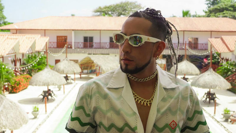 Dainy lanza “Renaciendo en la poesía” - Socialite360