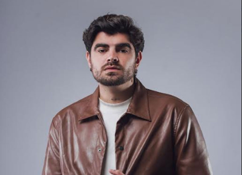 Jonathan Moly cae en la locura por culpa del amor - Socialite360