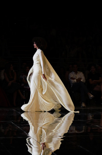 Efraín Mogollón presentó «La Guaricha SS26» su colección de moda ...