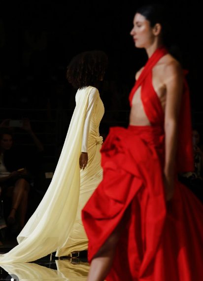 Efraín Mogollón presentó «La Guaricha SS26» su colección de moda ...